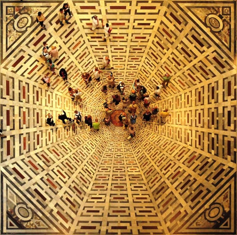 55 Mind Blowing Fractal Illusions