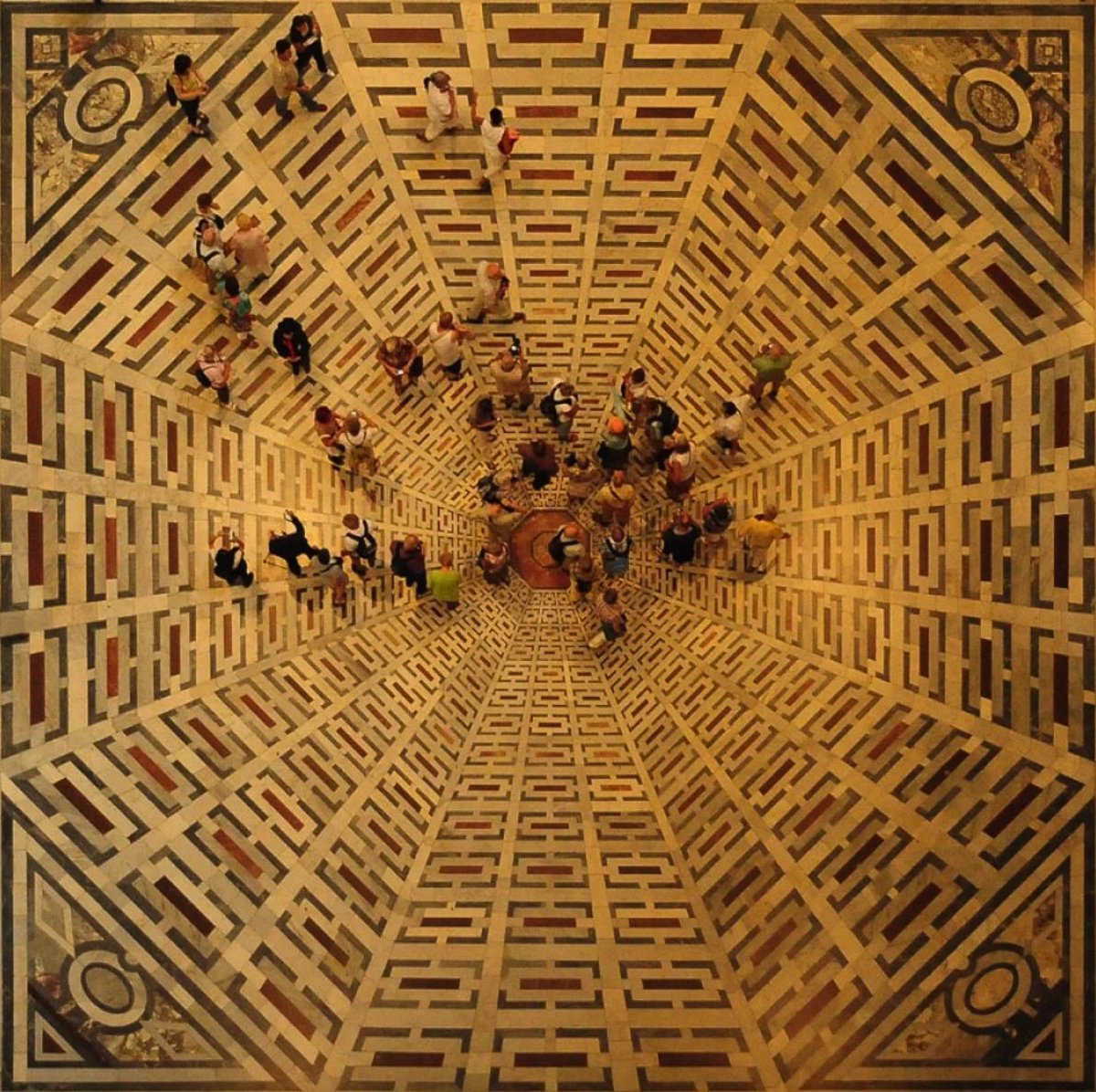 30+ Awesome Architectural Optical Illusion