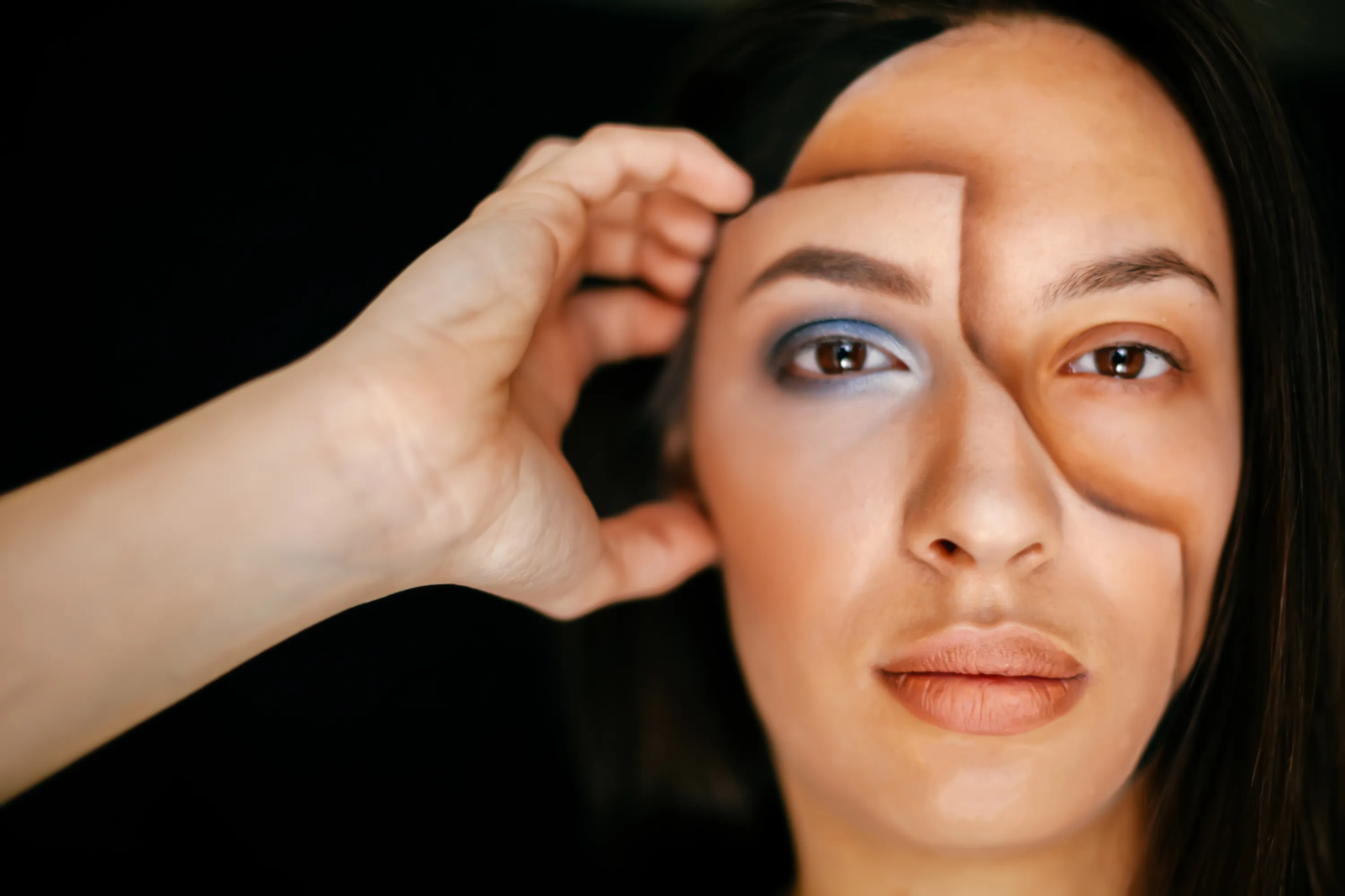 40+ Twisted Makeup Optical Illusions